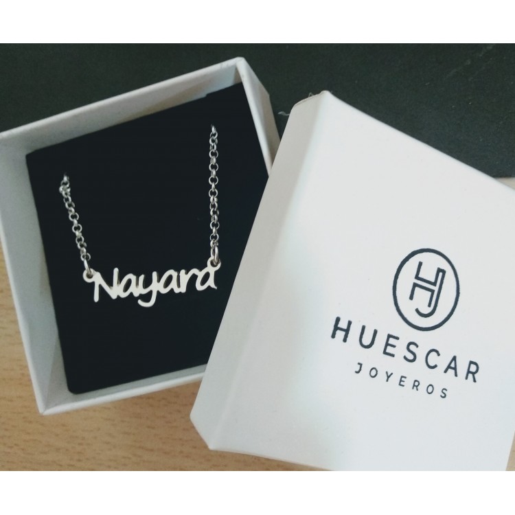 Collares con nombres en plata de ley