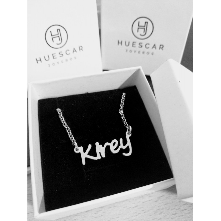 Collares con nombres en plata de ley